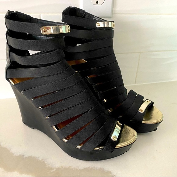Bar III | Shoes | Bar Iii Black And Gold 4 Wedge Heels Shania2 Peeptoe ...